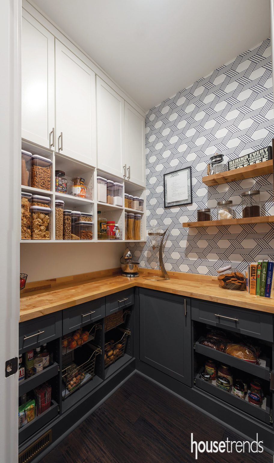 Working Pantry: an out-of-sight-solution