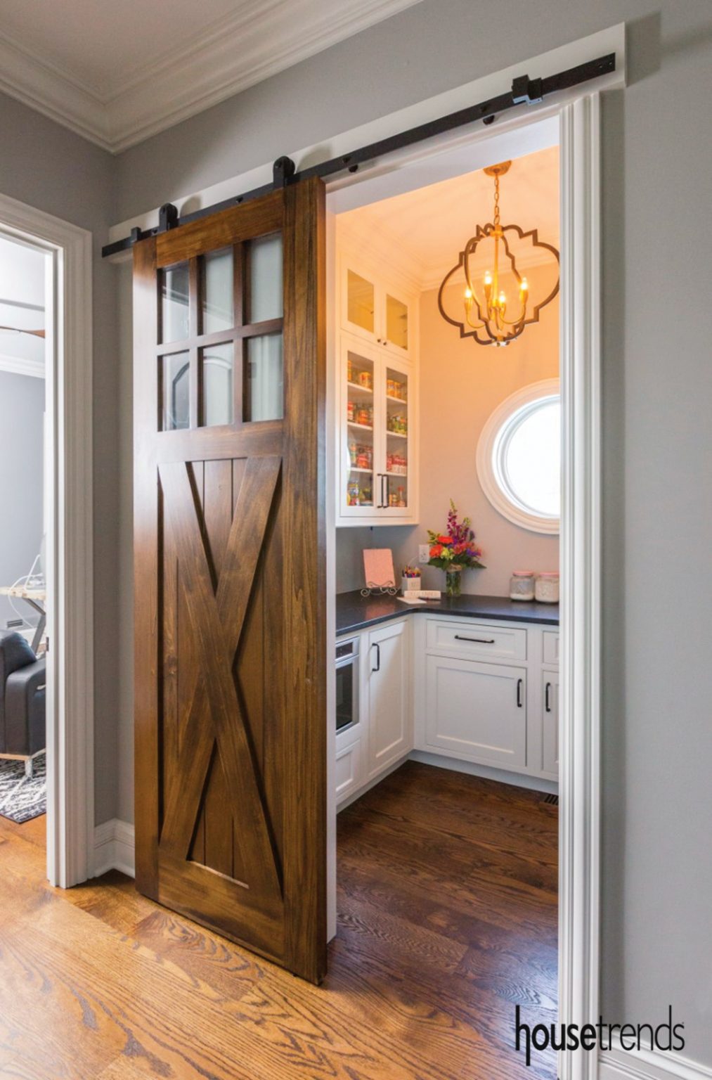 Working Pantry: an out-of-sight-solution