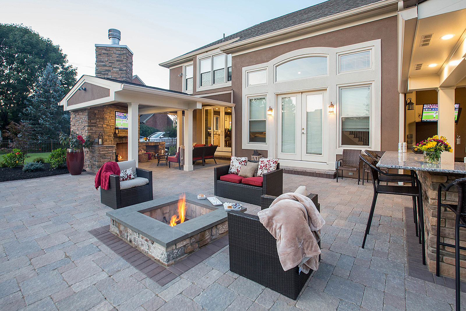 Inviting Outdoor Living Spaces